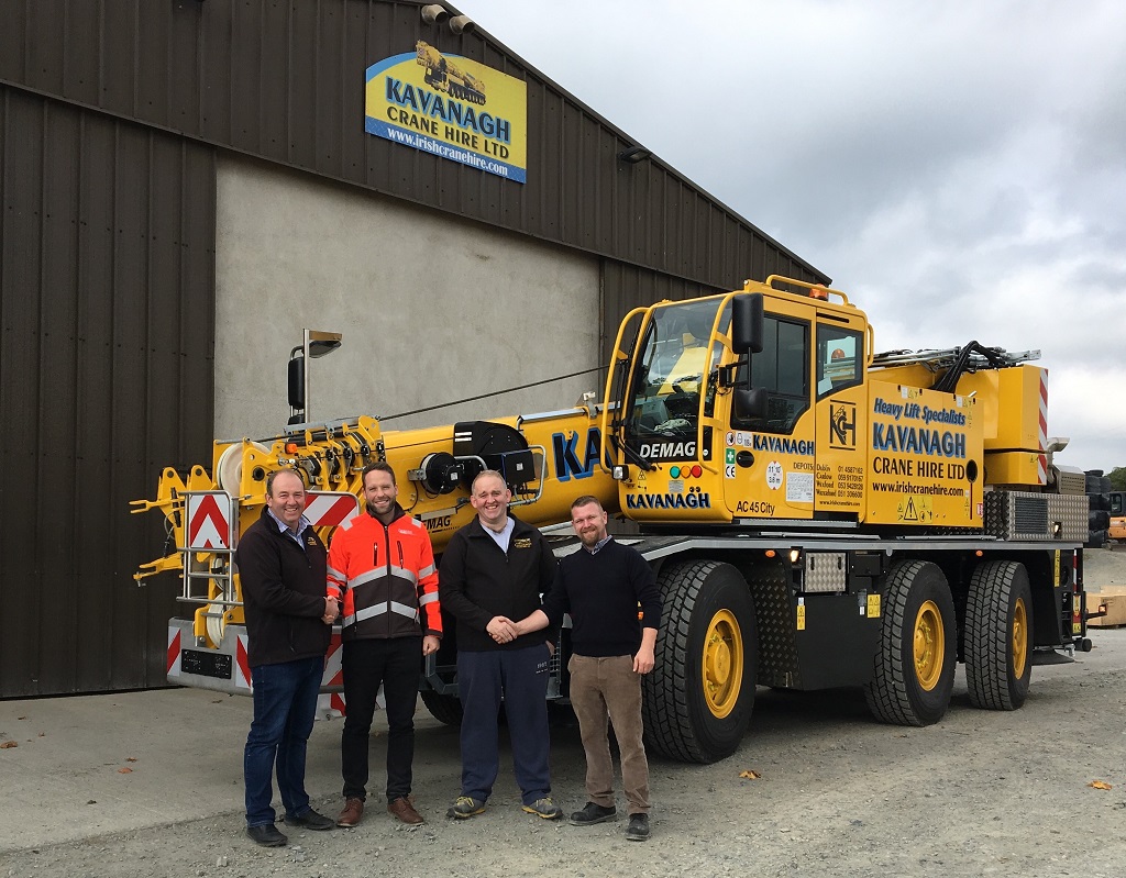 Debut irlandés: Kavanagh Crane Hire recibe la primera grúa urbana AC 45